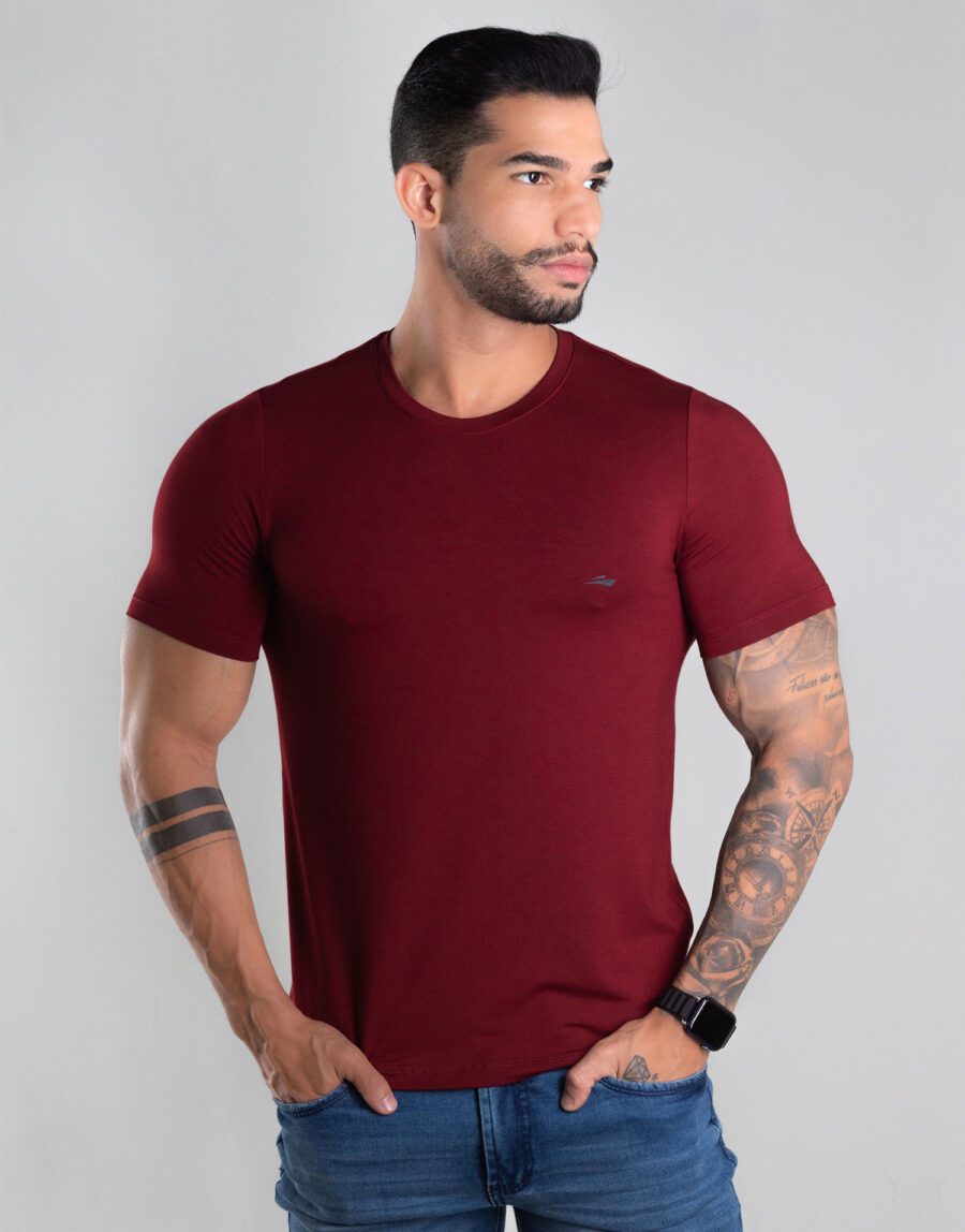 Camiseta Masculina Básica Com Elastano Respirável – Cor Marsala – Roupa ...